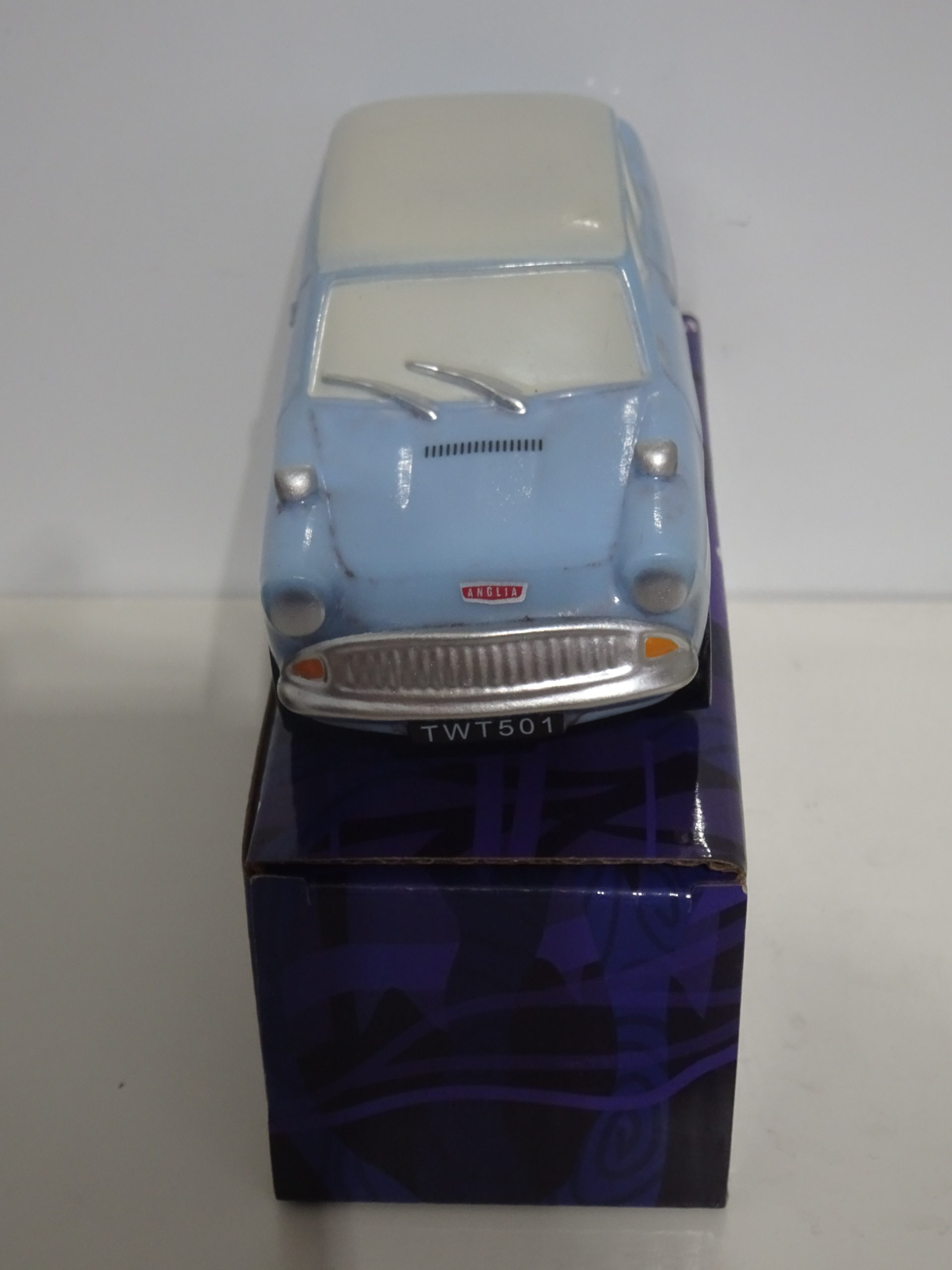 Ford Anglia Weasley Car 13cm - JALien Curiosities & Collectables