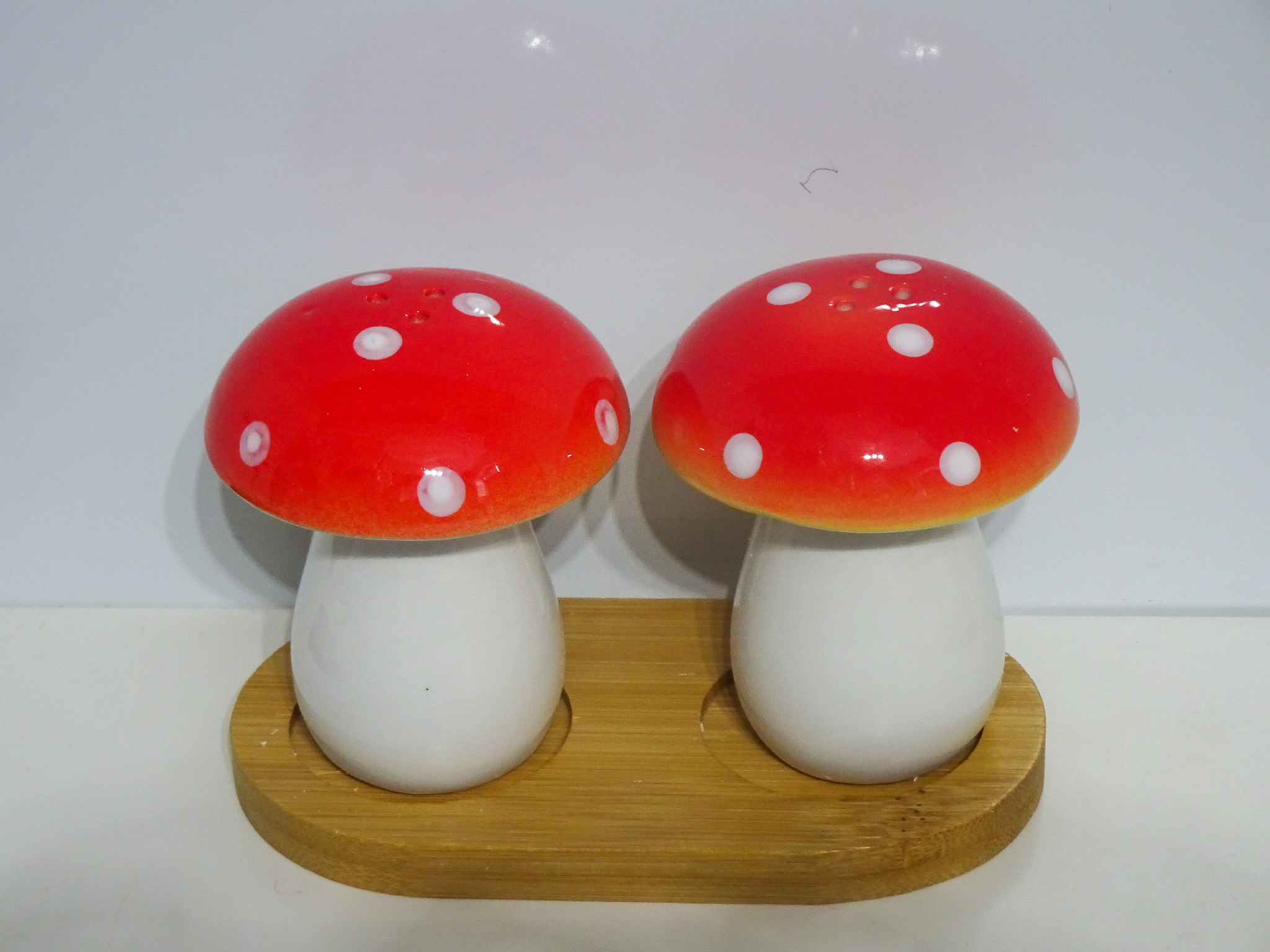 Toadstool Ceramic Salt and Pepper Pots Wizarding Trunk Harry Potter ...