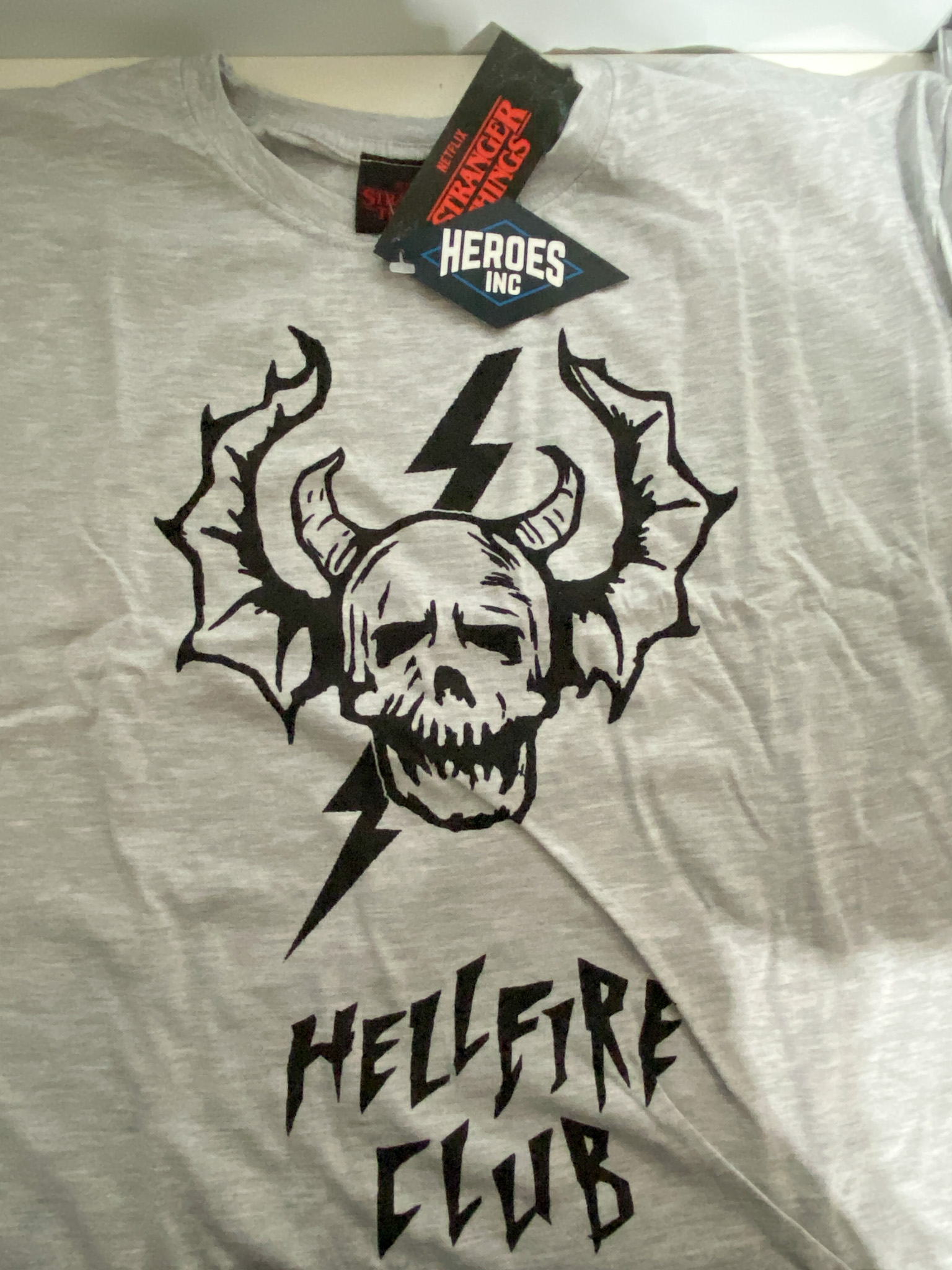 Hellfire Club Stranger Things XL T-Shirt - JALien Curiosities ...