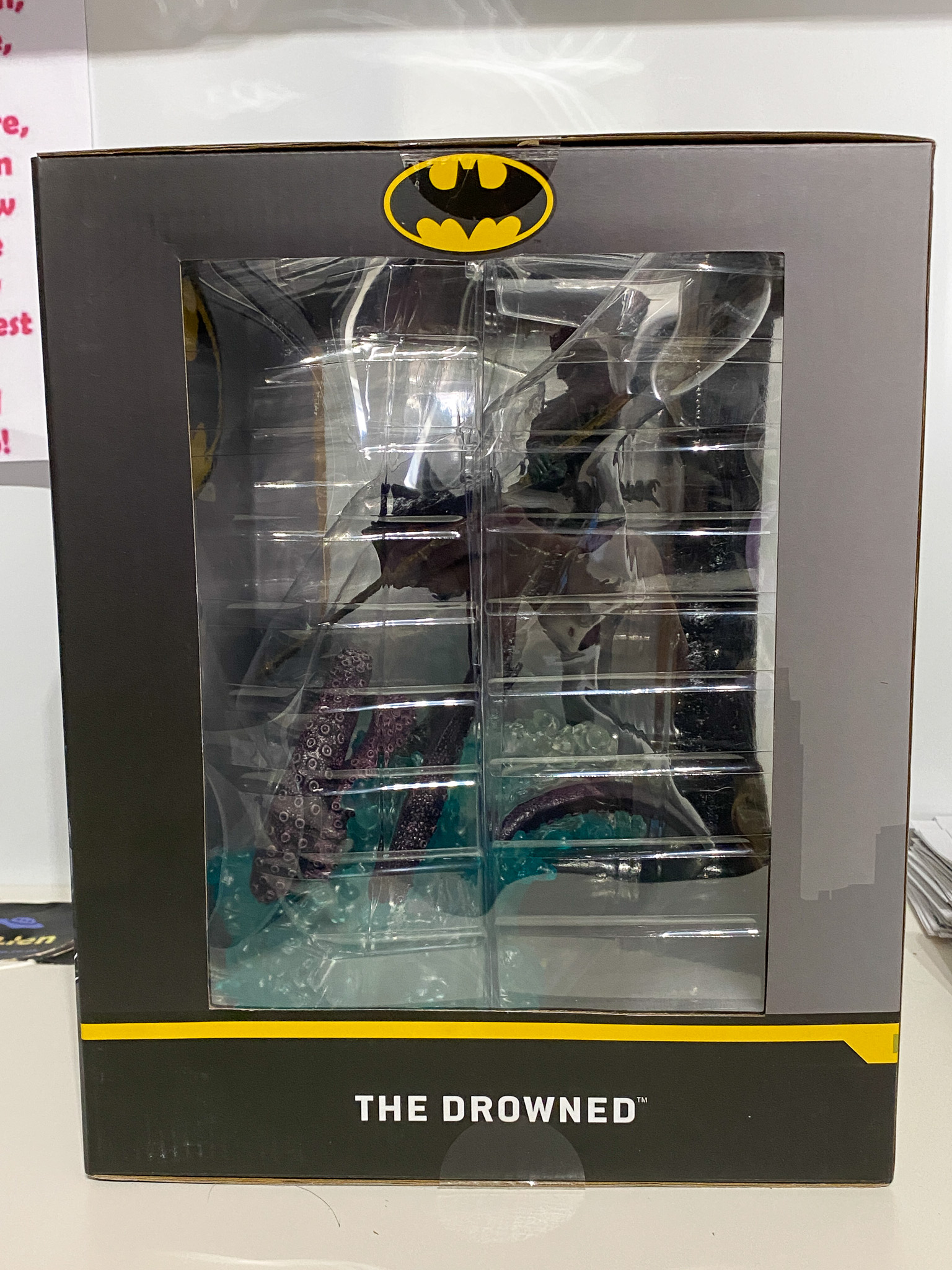 Batwoman The Drowned Gallery Diorama - JALien Curiosities & Collectables